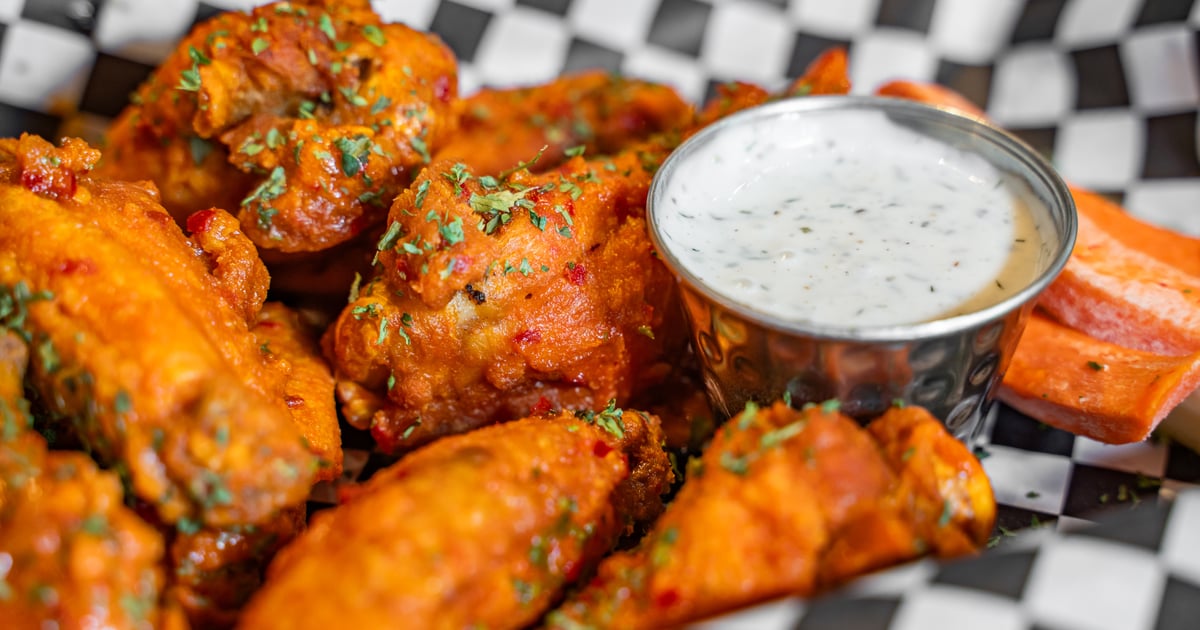 12 Traditional Wings - Peckish - Chicken Wing Restaurant - Denver ...