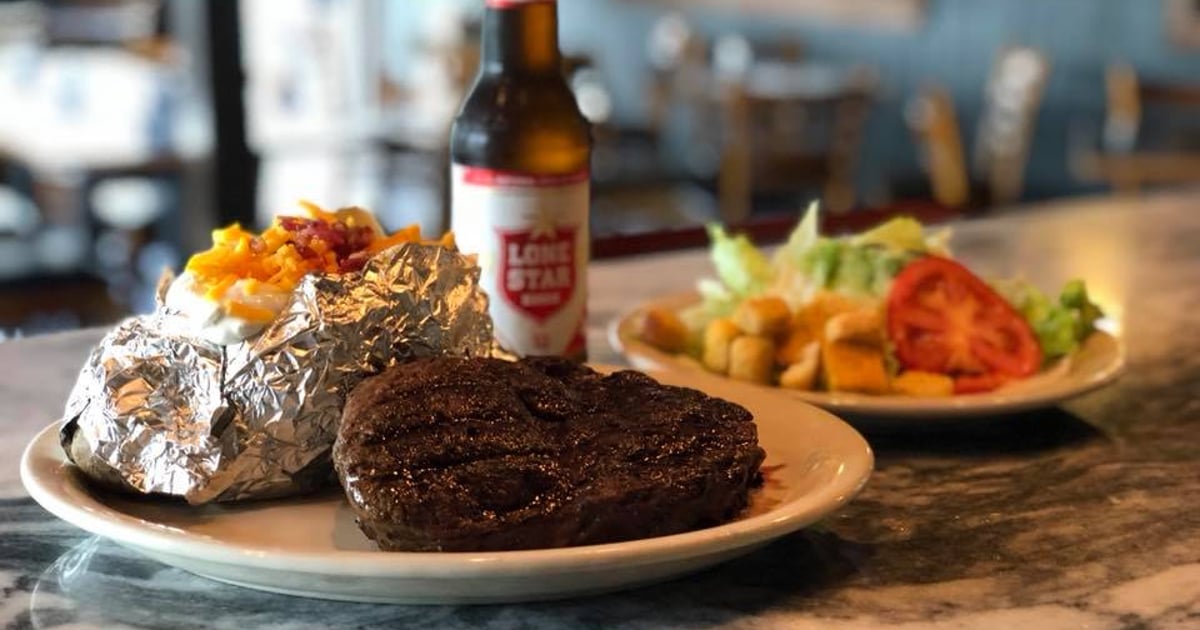 Maverick Grill And Saloon - Bar & Grill