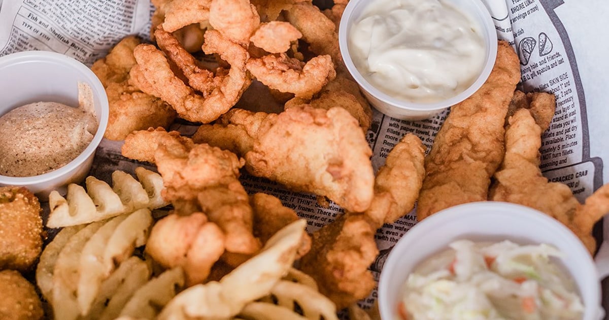 The Grumpy Grouper - Buoys on the Boulevard - Bar & Grill in North ...