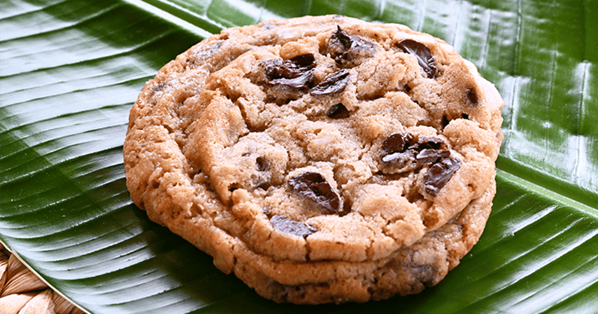BIG KAHUNA COOKIE || Chocolate Chip Macadamia Nut - King's Hawaiian ...