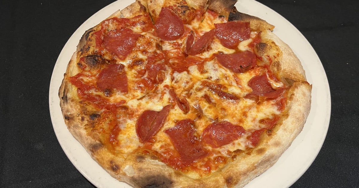 Pizza Calabrese - Dinner - Novo Cafe