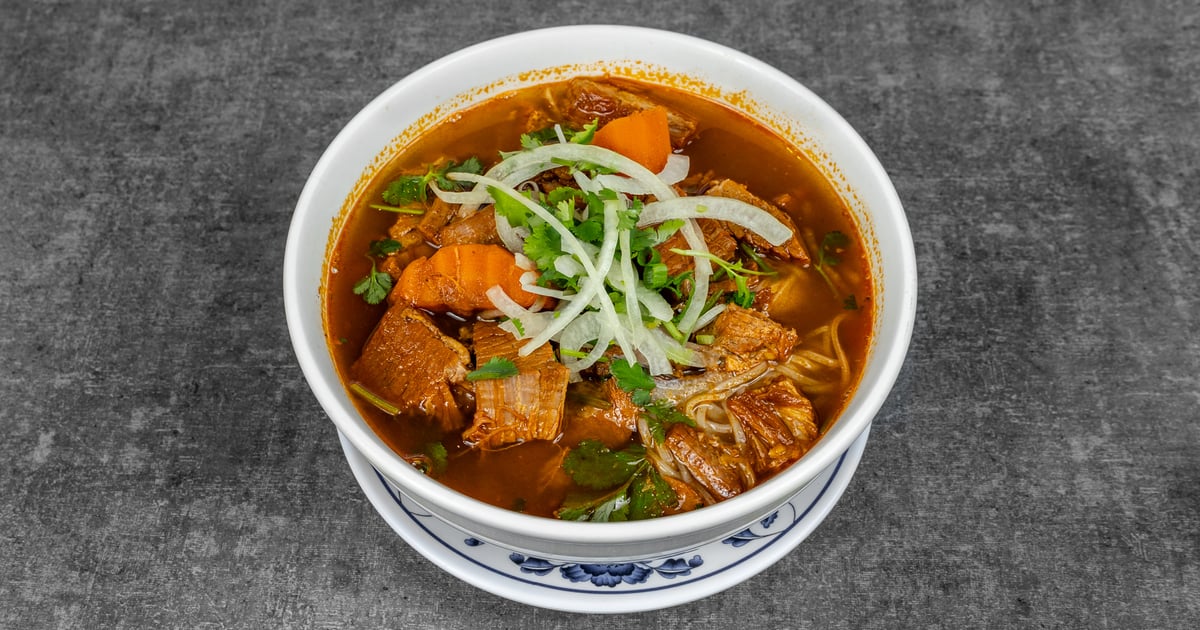 Beef Stew with Rice Noodles - Mama Hong's Vietnamese Kitchen ...