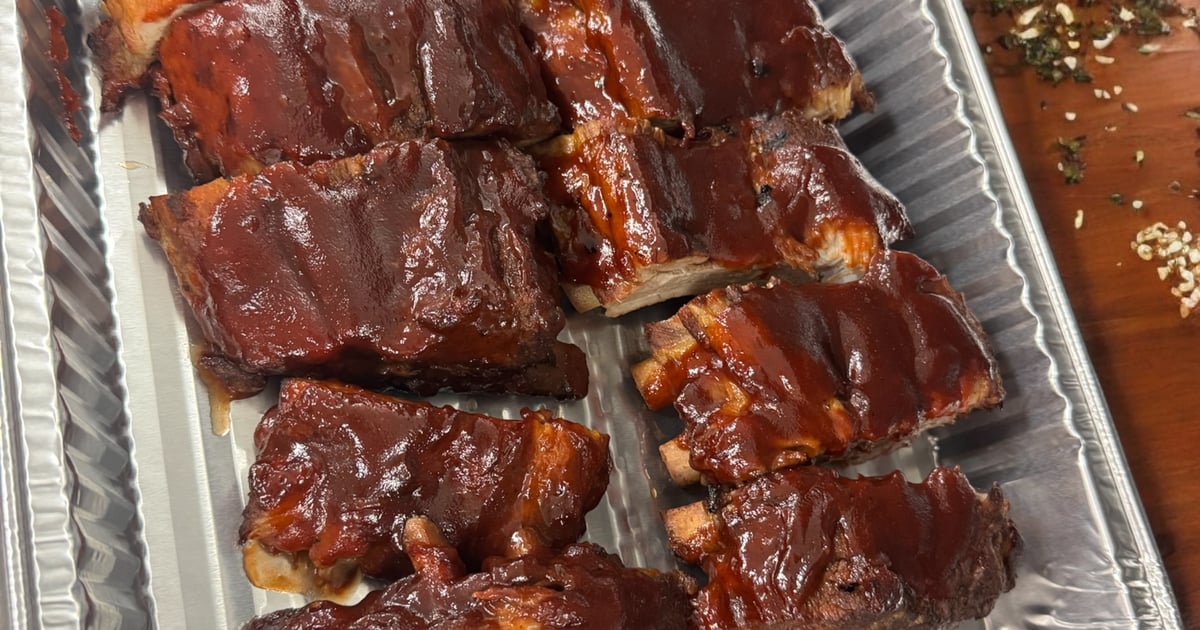 Small Rib Tray (1.5 slabs) - Tom Kelly's - Bar & Grill in New Lenox, IL