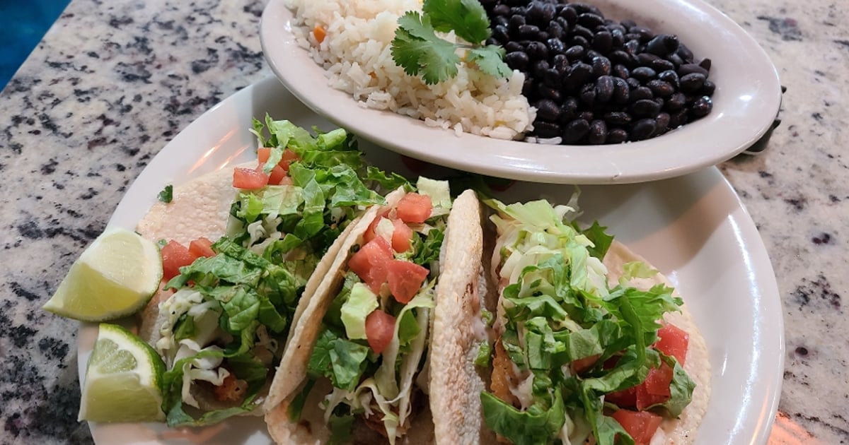 Especial Tacos de pollo frito Rice & Beans - Frida's Taqueria — La Casa ...