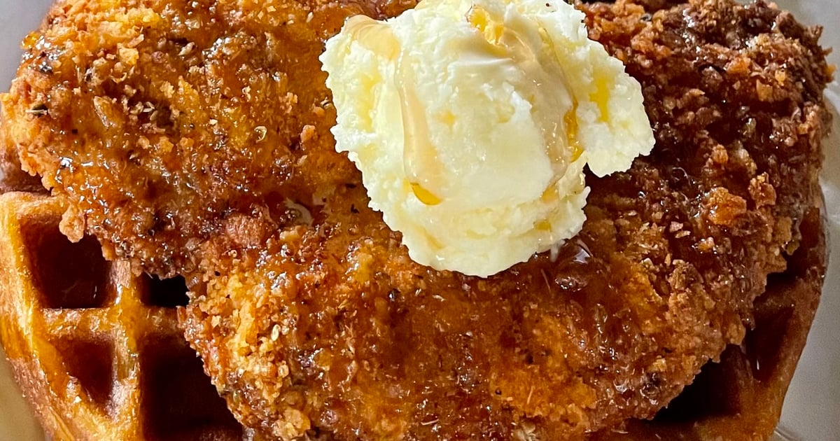 Chicken and Waffles - Sol Willoughby - Restaurant in Willoughby, OH