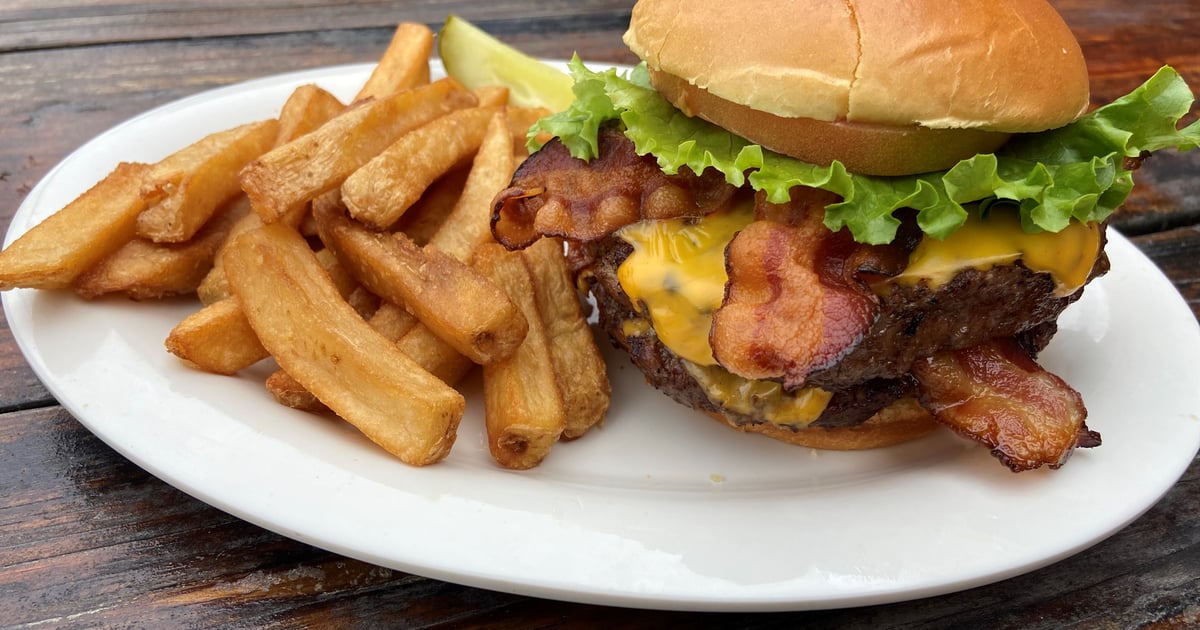 Big Ed Burger* - Winking Lizard Tavern