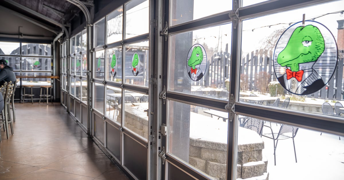 Find Your Location - Winking Lizard Tavern