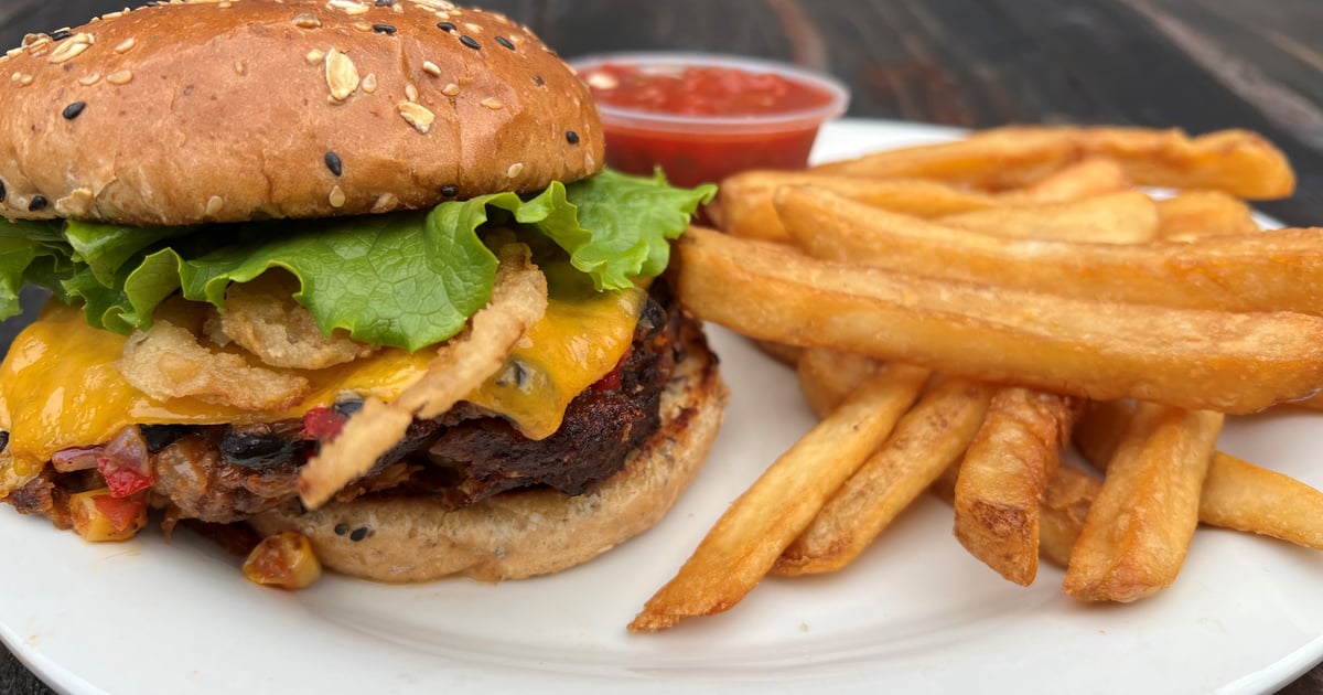 Black Bean Vegetable Burger - Winking Lizard Tavern