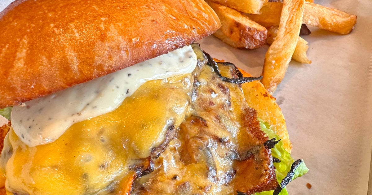 Tasty Smash Burger - Landmark - Barbecue Restaurant in Cleveland, OH