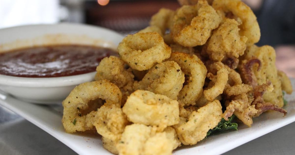 Fried Calamari - Popei's Clam Bar - Fish restaurant in Bethpage, NY