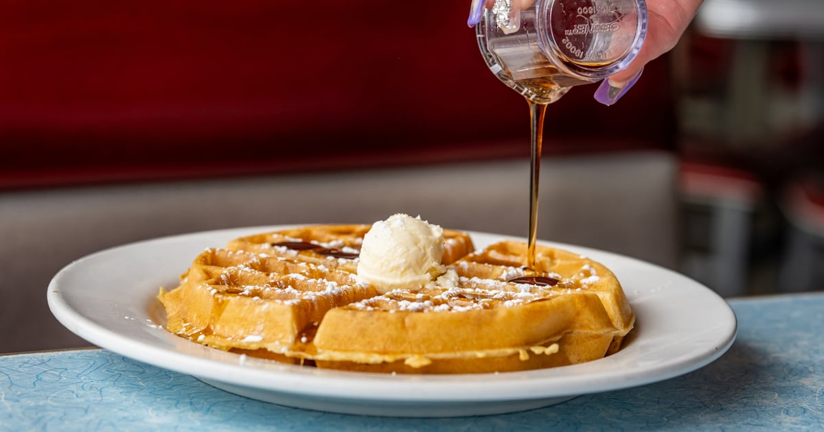 About - White Palace Grill | Chicago's Classic 24-Hour Diner