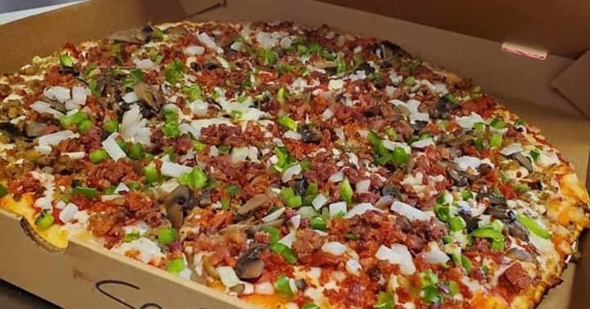 Supreme Pizza - Large - Pizza King | Delphi, IN