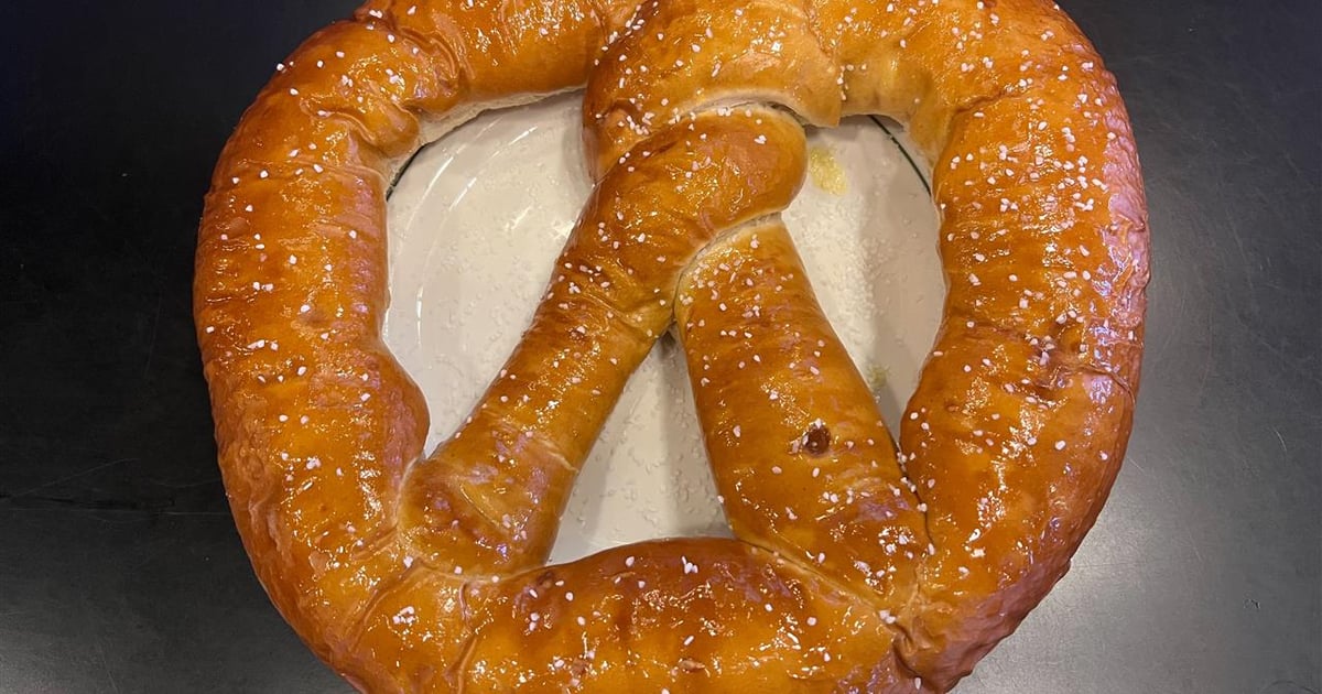 Celtic Knot - Dooley's Pub - Pub