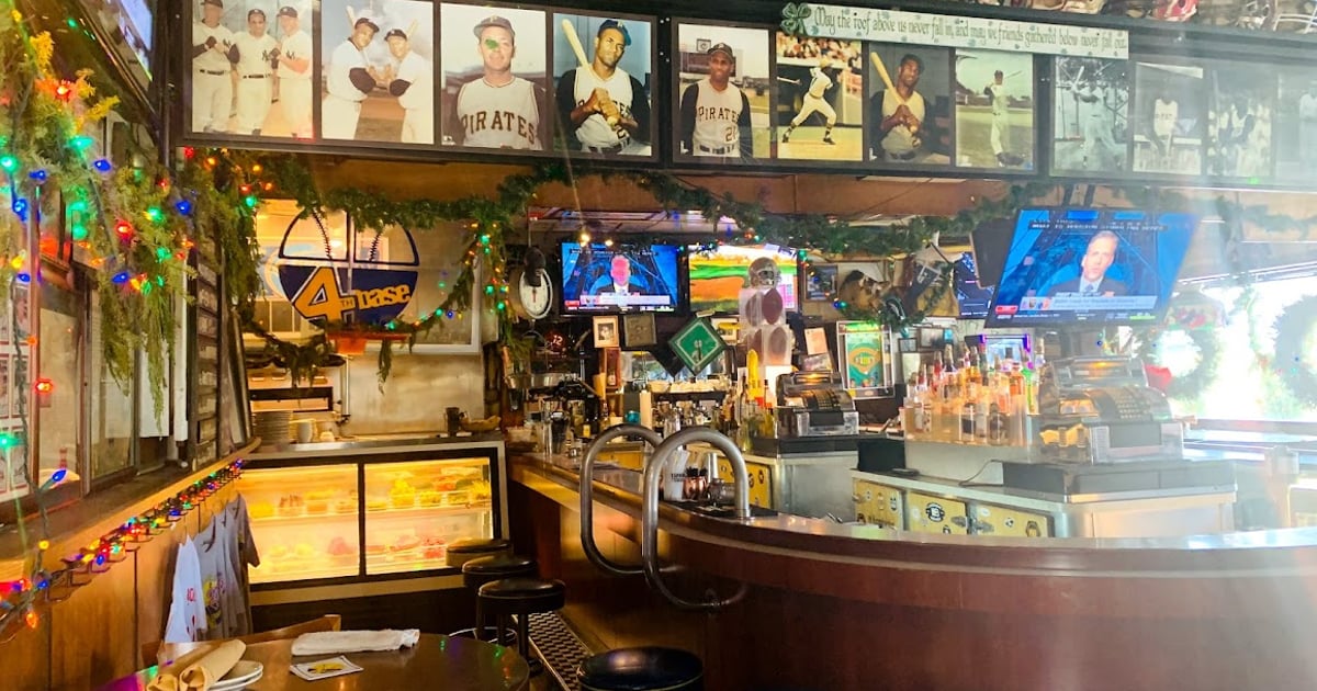 Private Party Restaurant in Milwaukee - 4th Base Restaurant