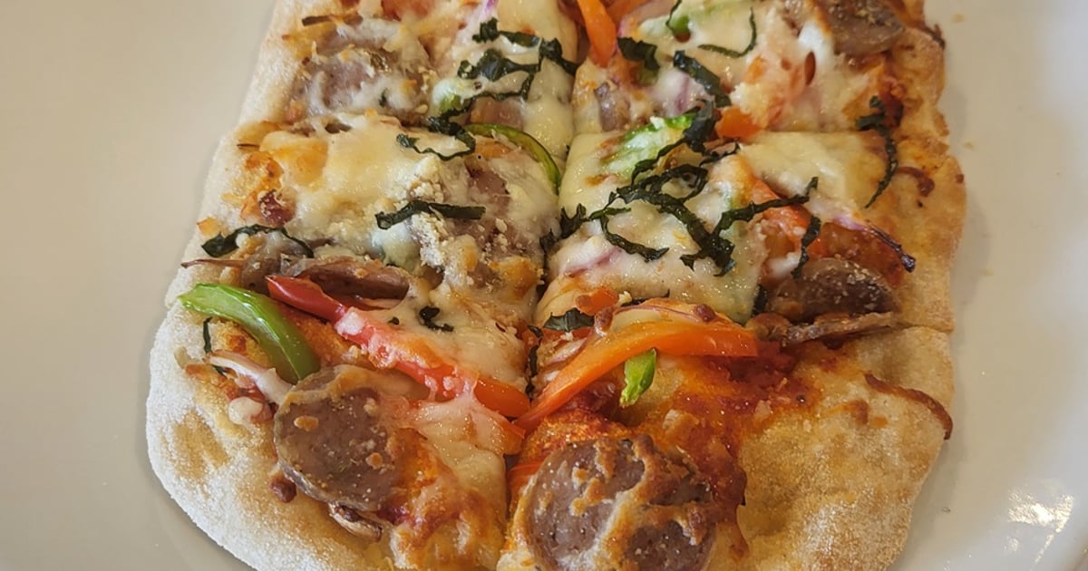 Pinsa: Sausage - Brianno's Chart House: Lakeside Music and Events