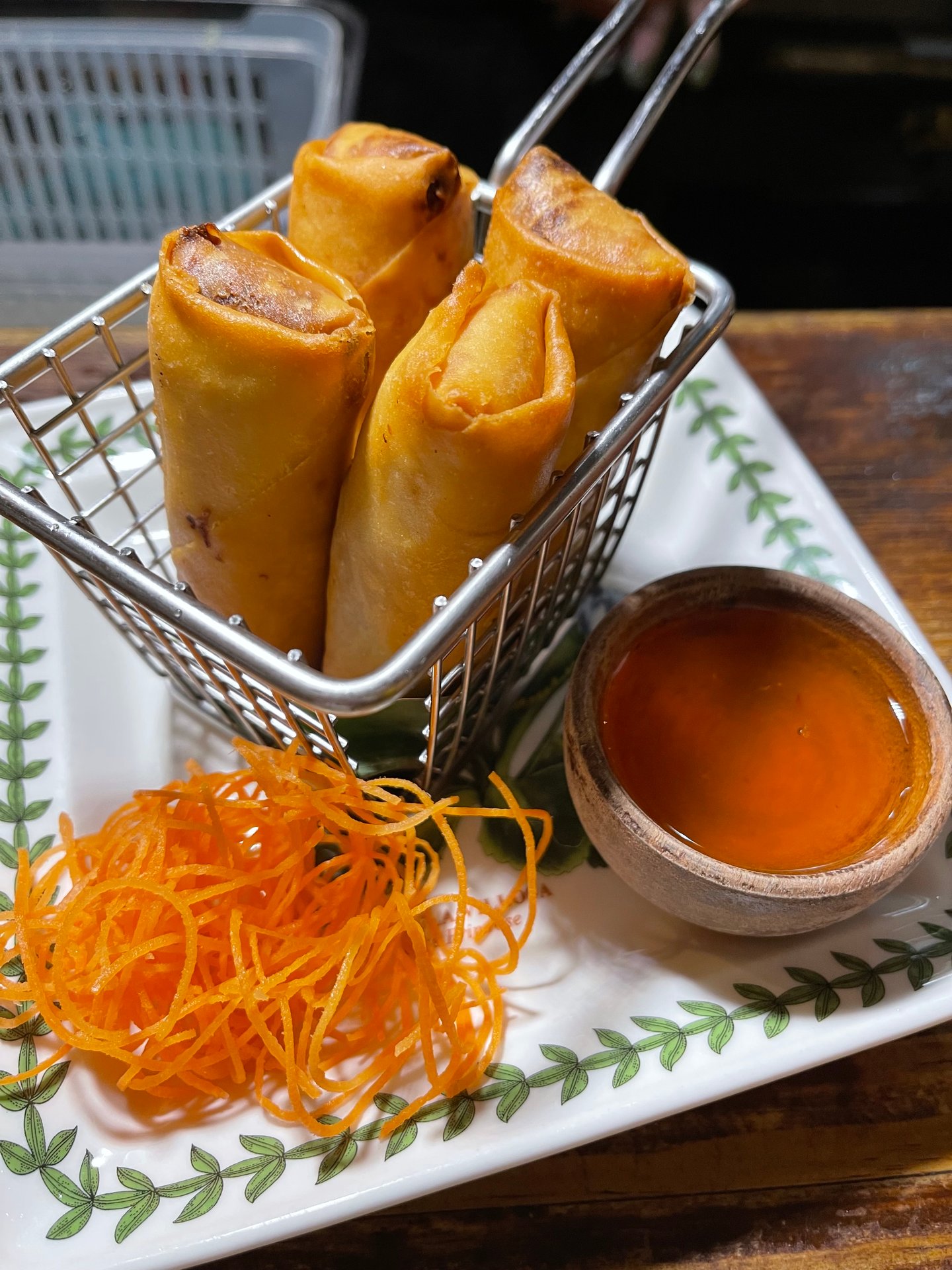 Poh Pia Tod (Crispy veggie spring rolls)