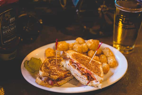 Rusty Tractor Family Restaurant - Diner in Elma, WA
