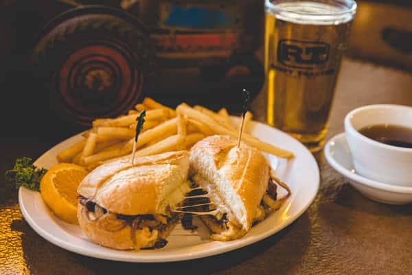 Rusty Tractor Family Restaurant - Diner in Elma, WA