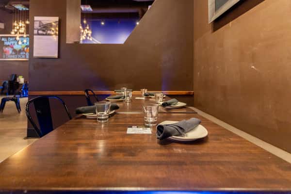 FLIGHTS Restaurant By Alex Hult - American Restaurant