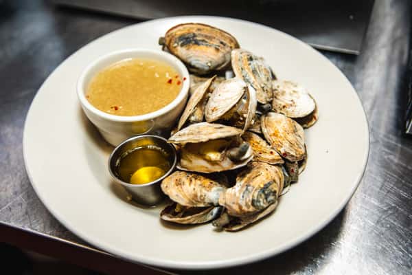 Localz Kitchen and Cocktails - American Restaurant in RI