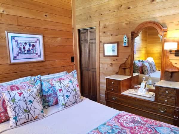 Family Suites - Greenville Inn - Restaurant in Greenville, ME