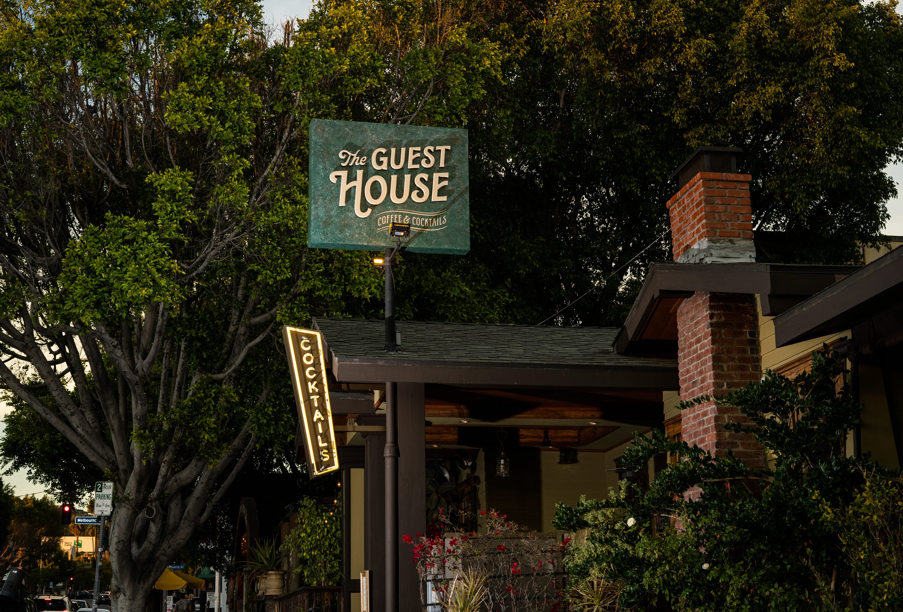 Home Restaurant Bar Grill in Los Angeles CA