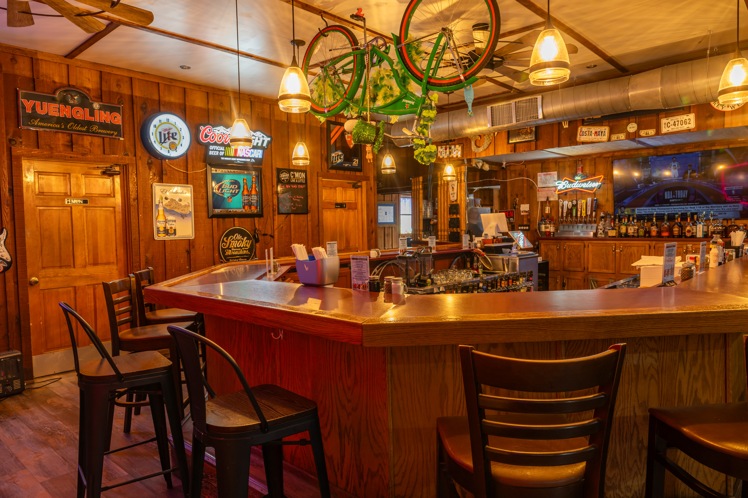 Fox and the hound restaurant store